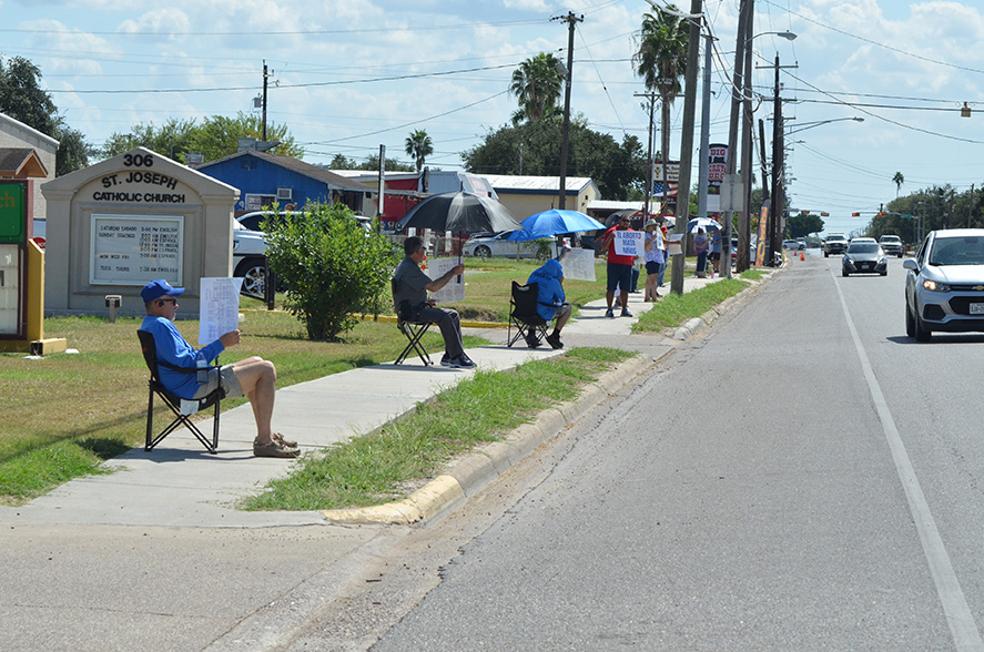 Donna Council #12091 Hosts Life Chain Event > Texas KOFC State Council